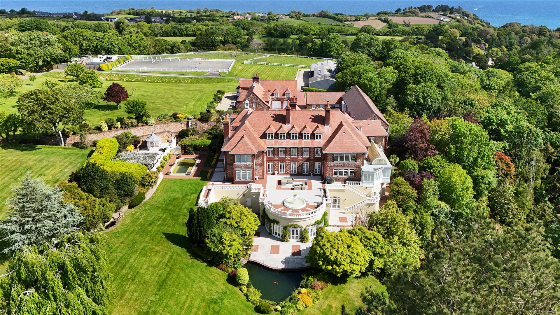 Impressive acreage: homes with land | Fine & Country