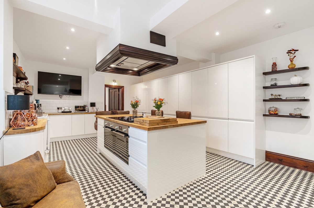 Top 10 kitchens for making pancakes this Shrove Tuesday | Fine & Country