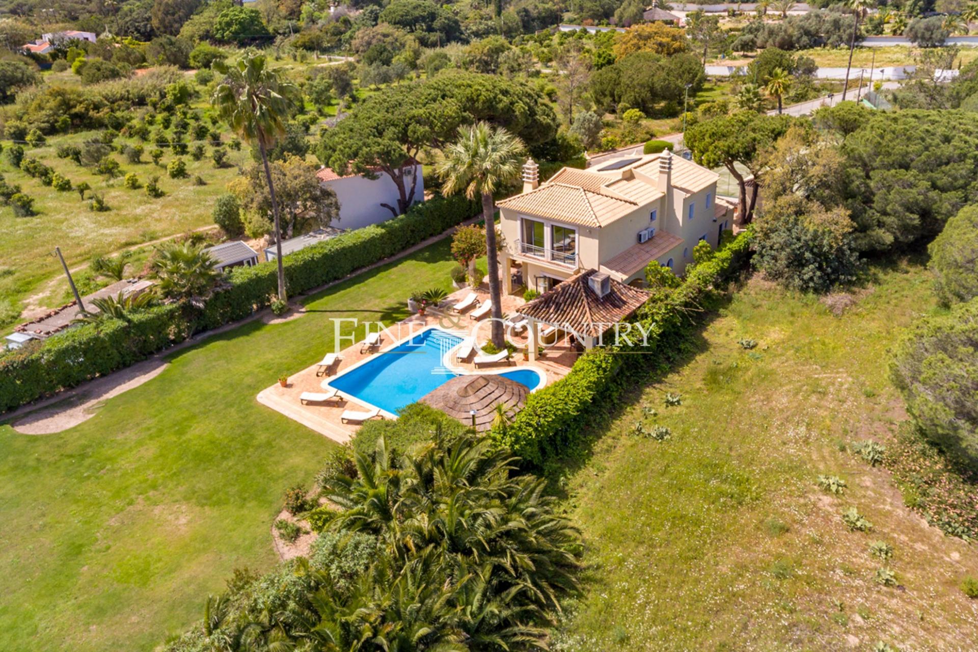 Splashing Out: Top 10 poolside properties | Fine & Country