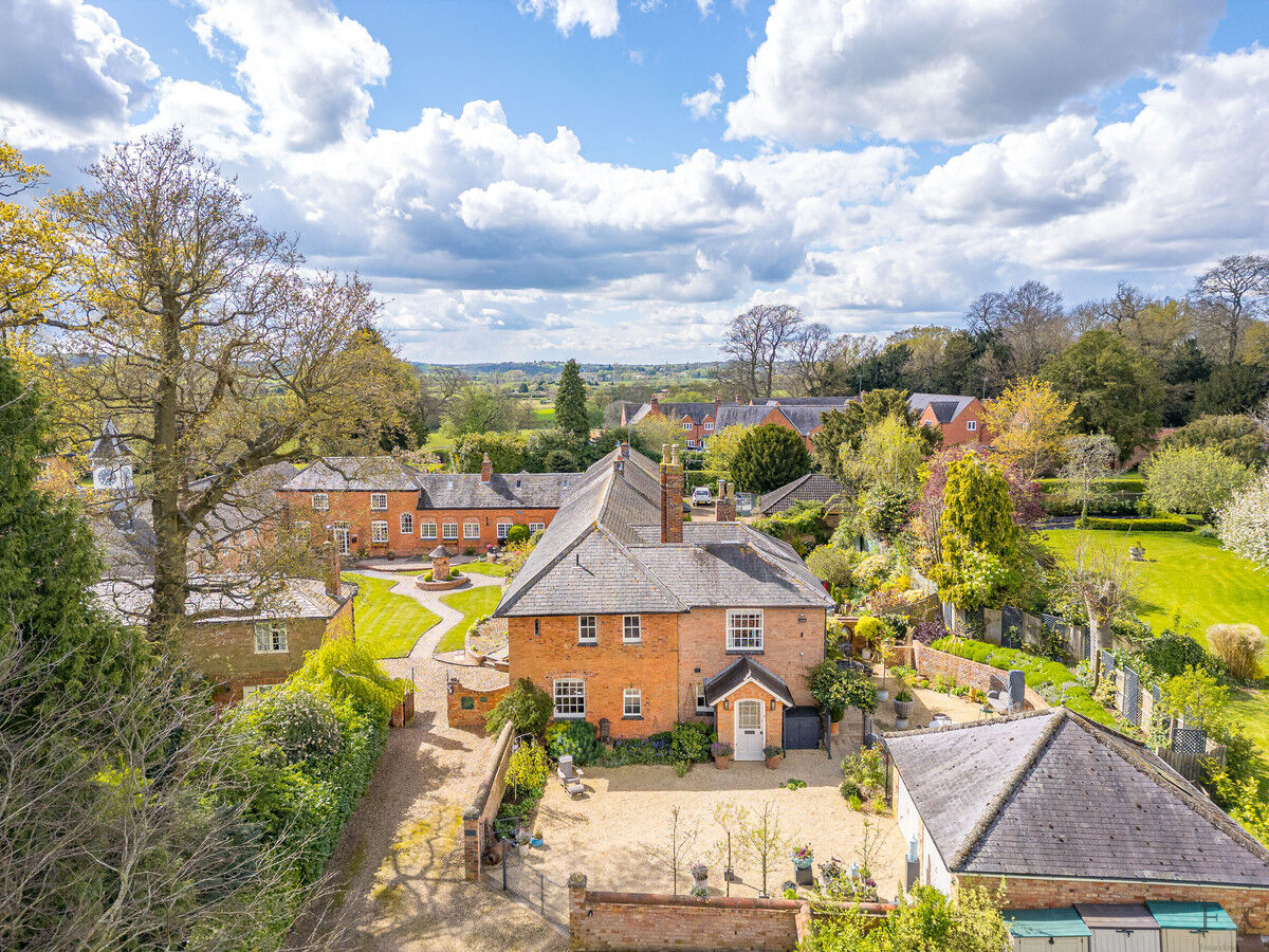 Top 15 commuter homes within an hour of London | Fine & Country