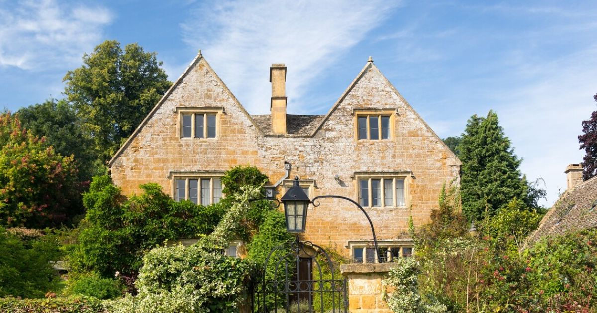 Best questions to ask when viewing a property | Fine & Country