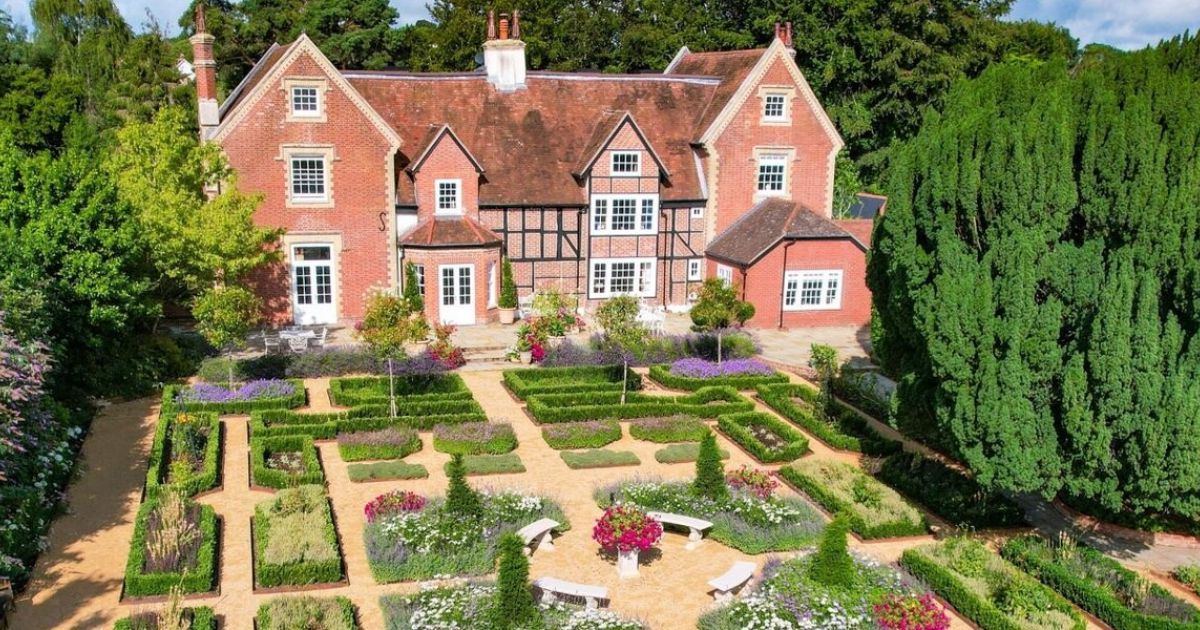 10 homes from around the world with gorgeous gardens | Fine & Country