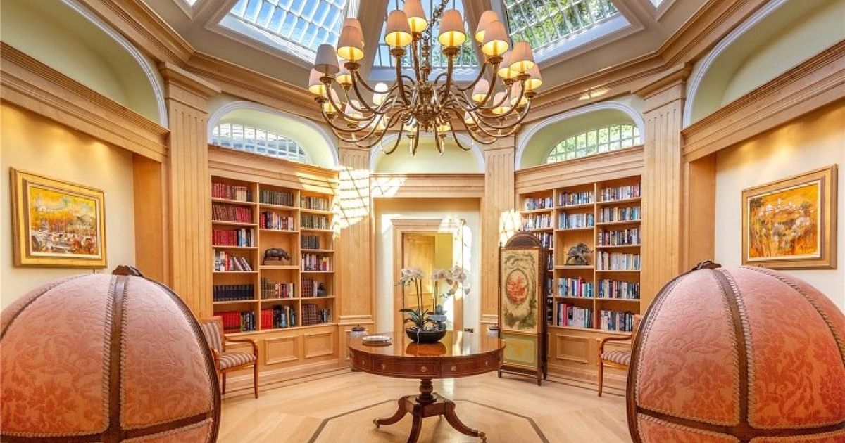 Top 10 Homes with Libraries | Fine & Country