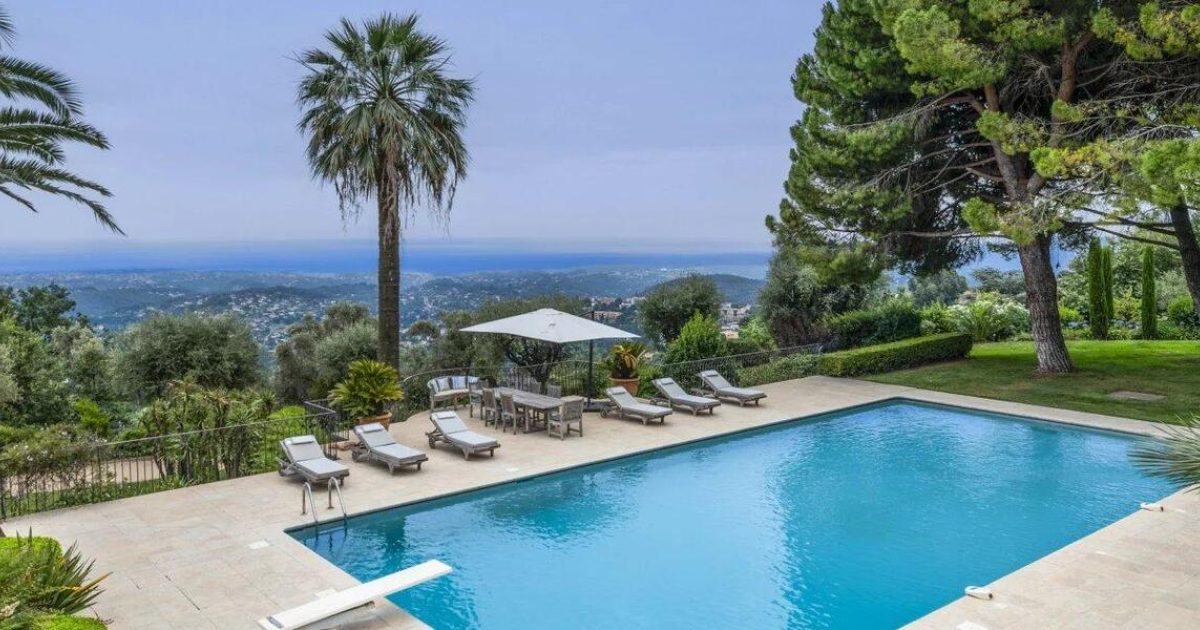 Splashing out: Top 10 poolside properties | Fine & Country