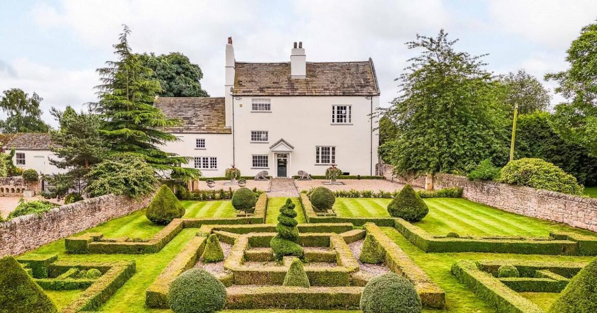 Top 10 homes for book lovers | Fine & Country