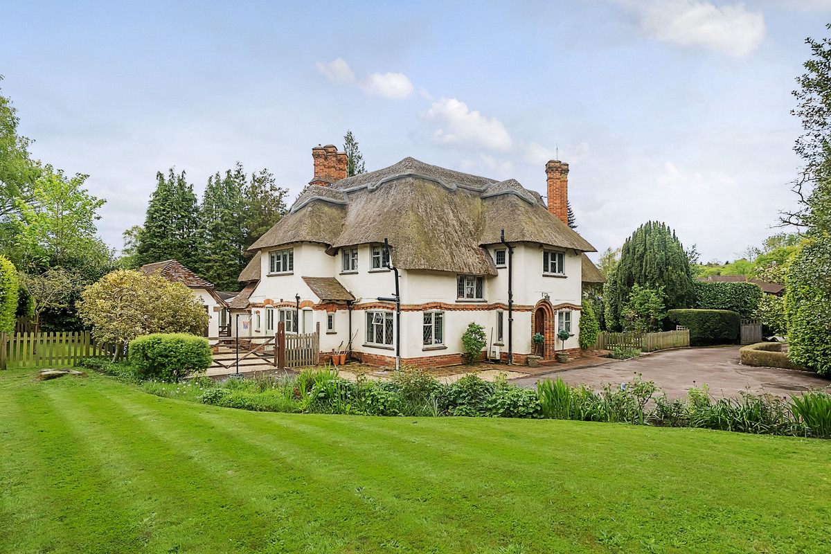 Top 15 commuter homes within an hour of London | Fine & Country