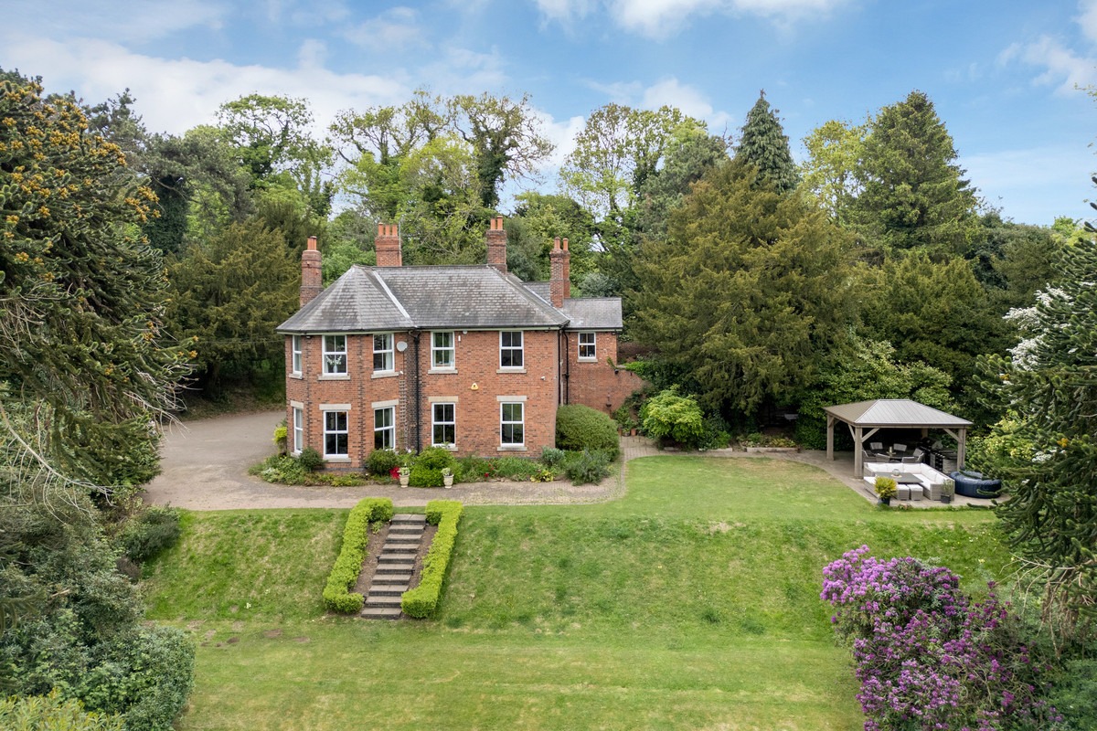 A wine lover’s dream: vineyards and wine cellars | Fine & Country