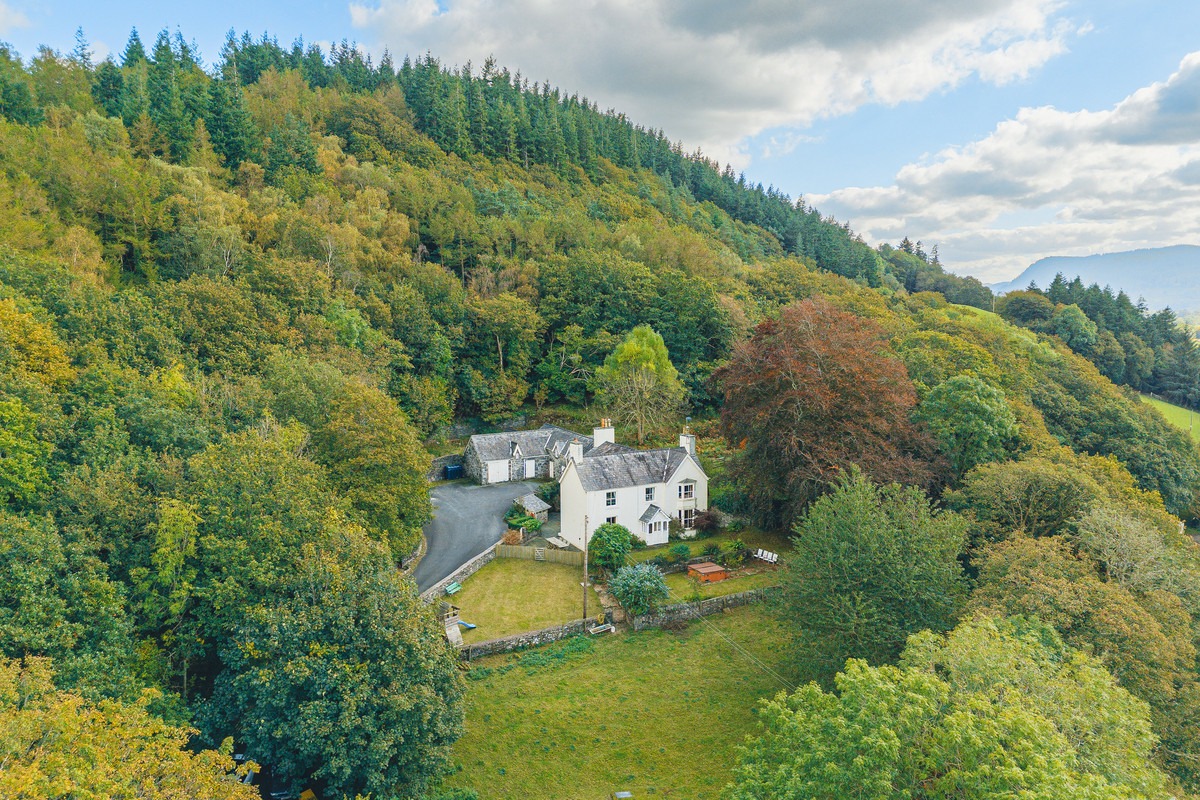 Britain’s top 10 prettiest summer villages | Fine & Country