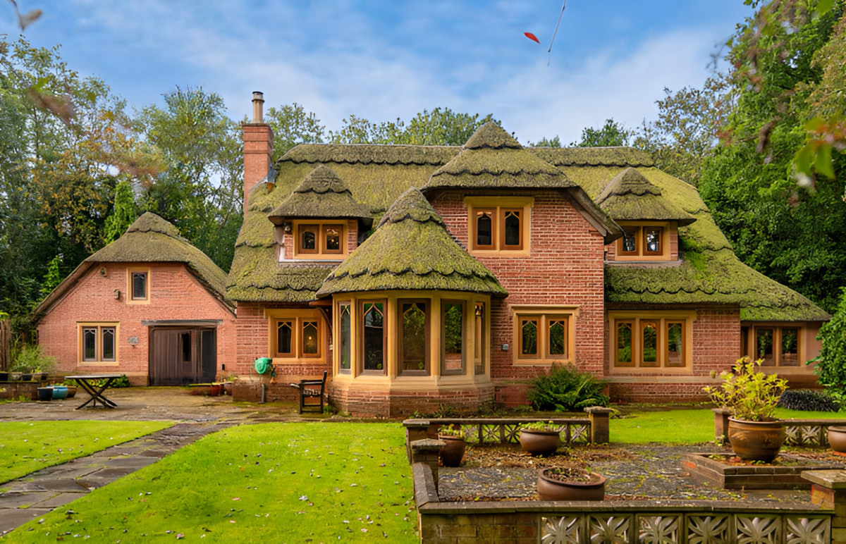 Thatched homes for sale | Fine & Country